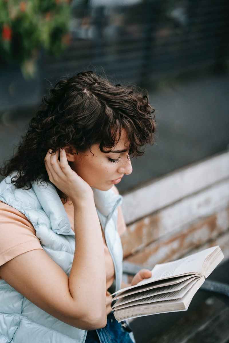 Lydia Wilson — Reading, That Strange and Uniquely Human Thing – David ...